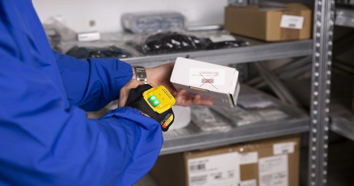 Compact, light and accurate hands-free HandScanner saves four seconds ...